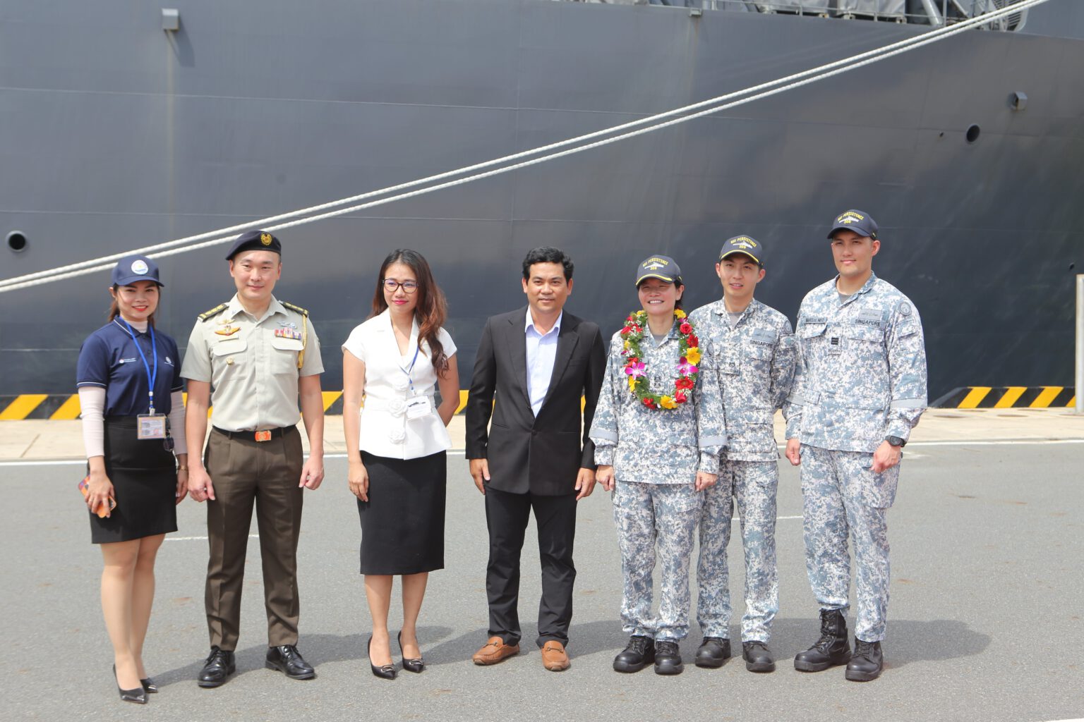 Tàu Hải quân Singapore- RSS PERSISTENCE cập Cảng Quốc tế Cam Ranh - Venus