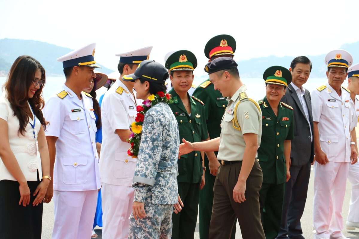 Tàu Hải quân Singapore- RSS PERSISTENCE cập Cảng Quốc tế Cam Ranh - Venus